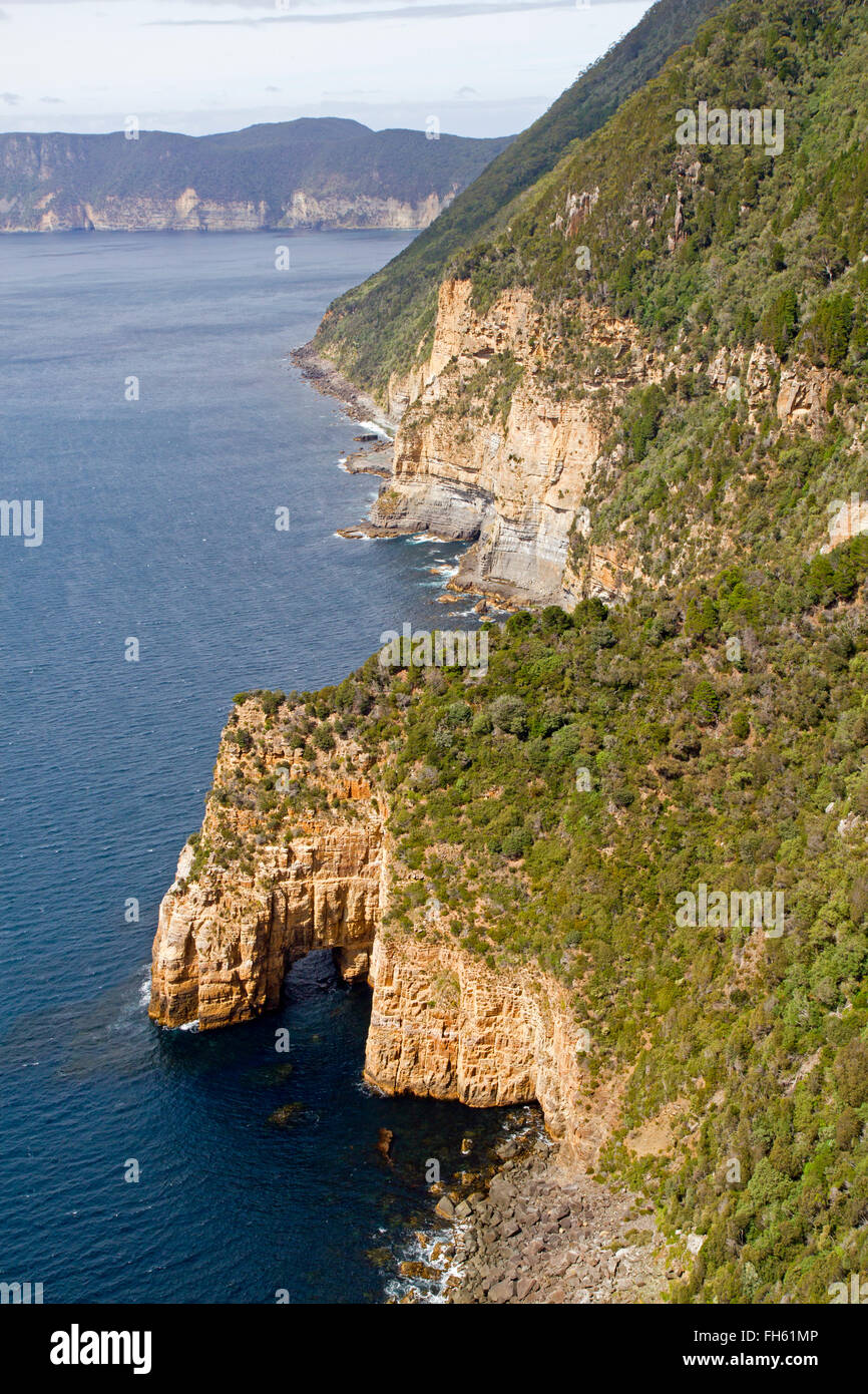 Cliffs below Mount Fortescue on the Tasman Peninsula Stock Photo - Alamy