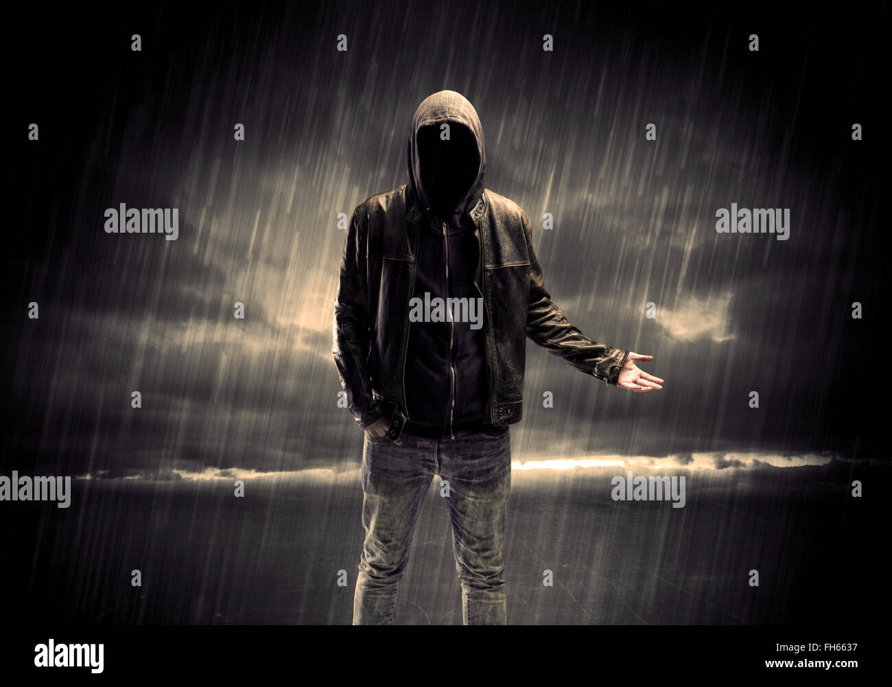 Suspicious hoodie hooded hood hi-res stock photography and images - Alamy