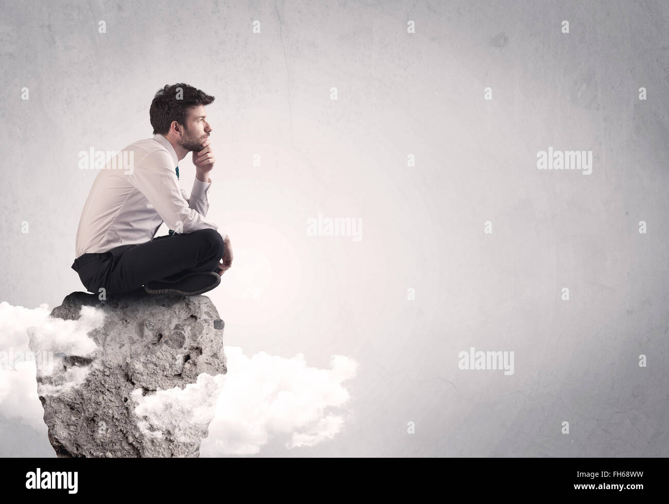Building sitting on top cliff hi-res stock photography and images - Alamy