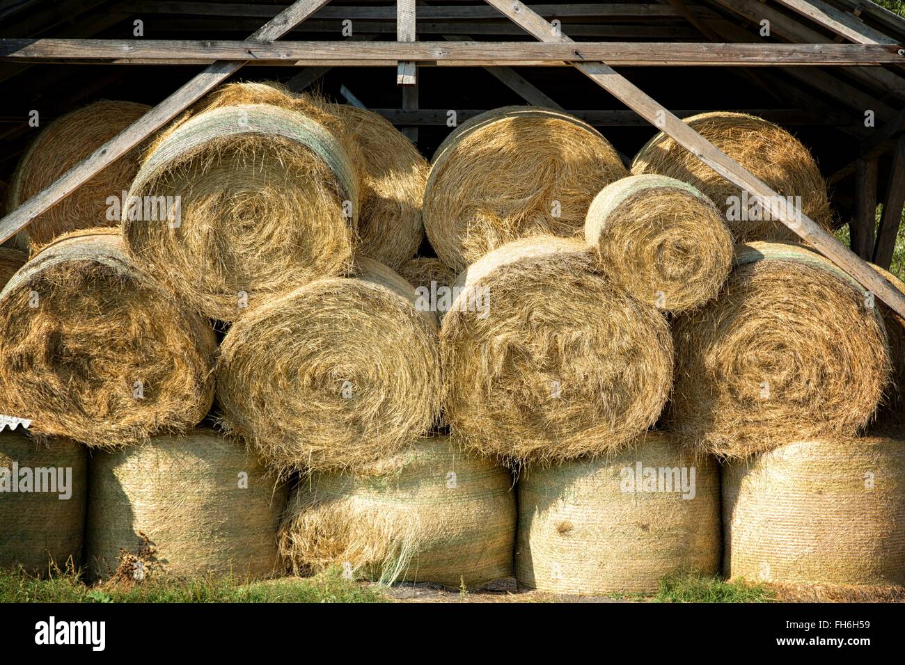 Straw bales of straw storage Stock Photo - Alamy