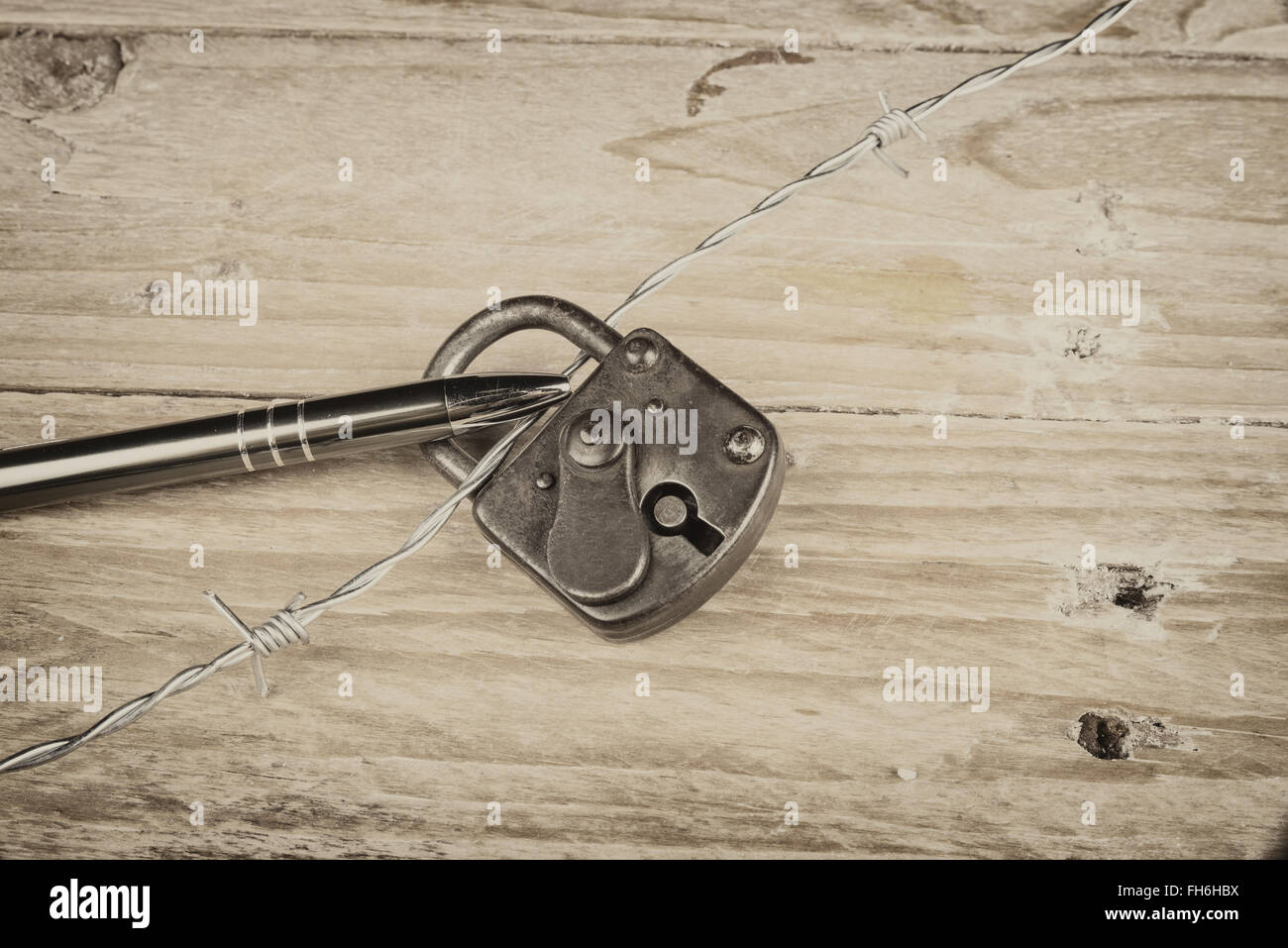 Press censorship barbed wire hi-res stock photography and images - Alamy