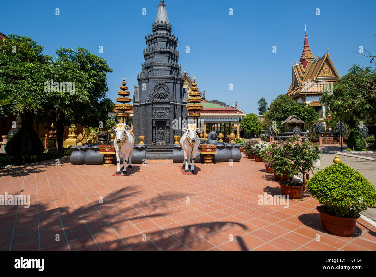 Wat Preah prom Rath Buddhist Temple Siem Reap Cambodia Stock Photo - Alamy
