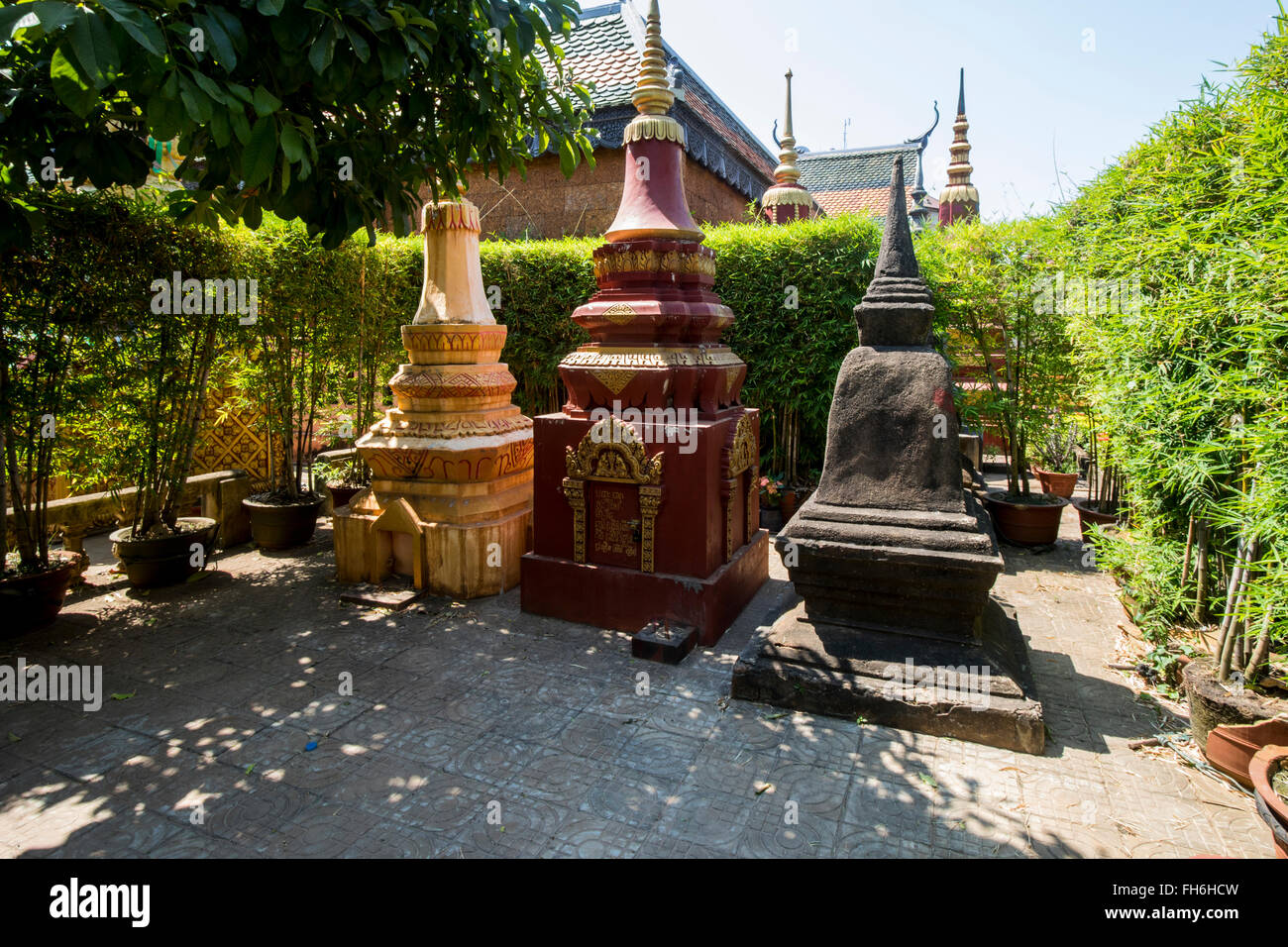 Wat Preah prom Rath Buddhist Temple Siem Reap Cambodia Stock Photo - Alamy