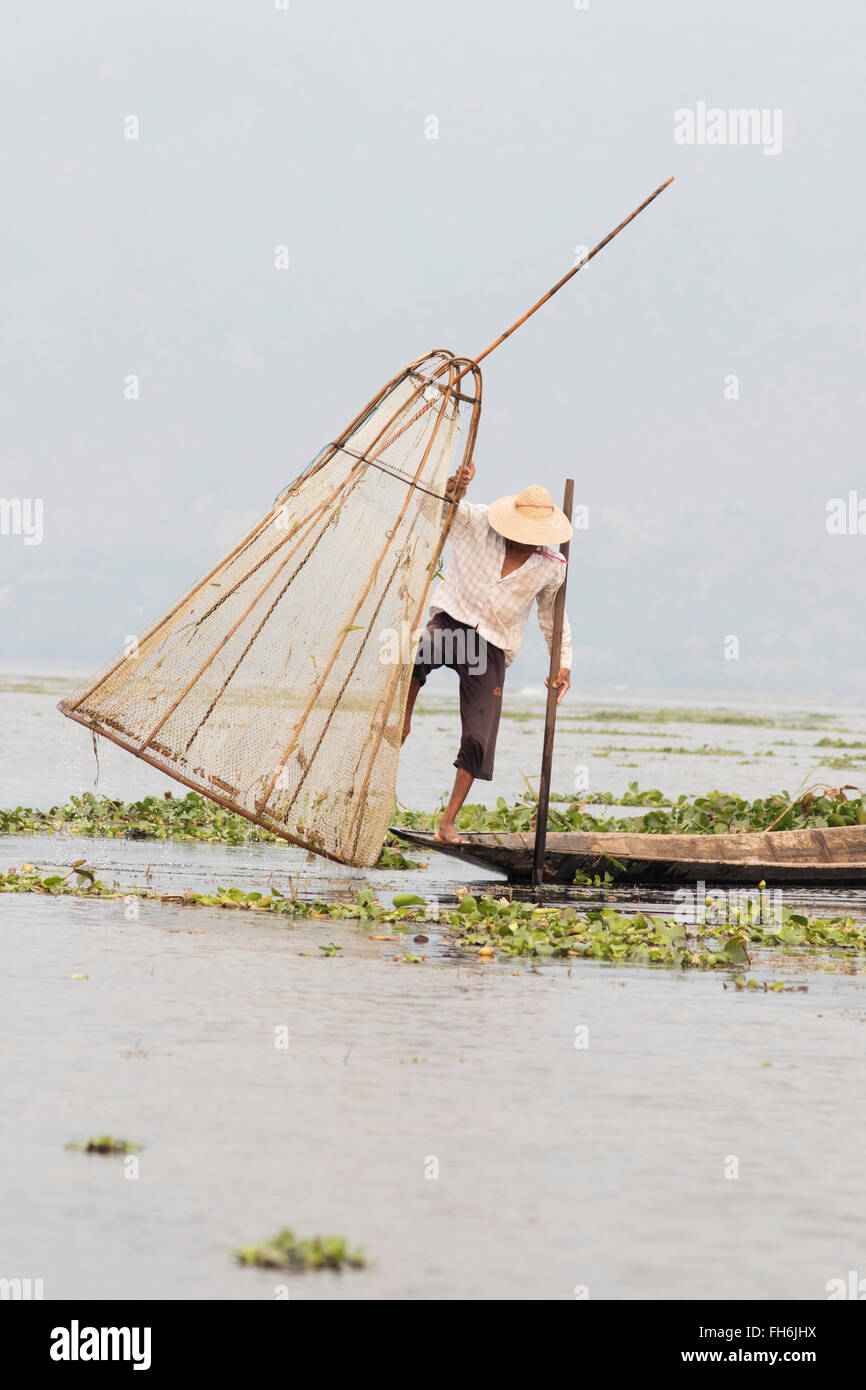 Conical net hi-res stock photography and images - Alamy