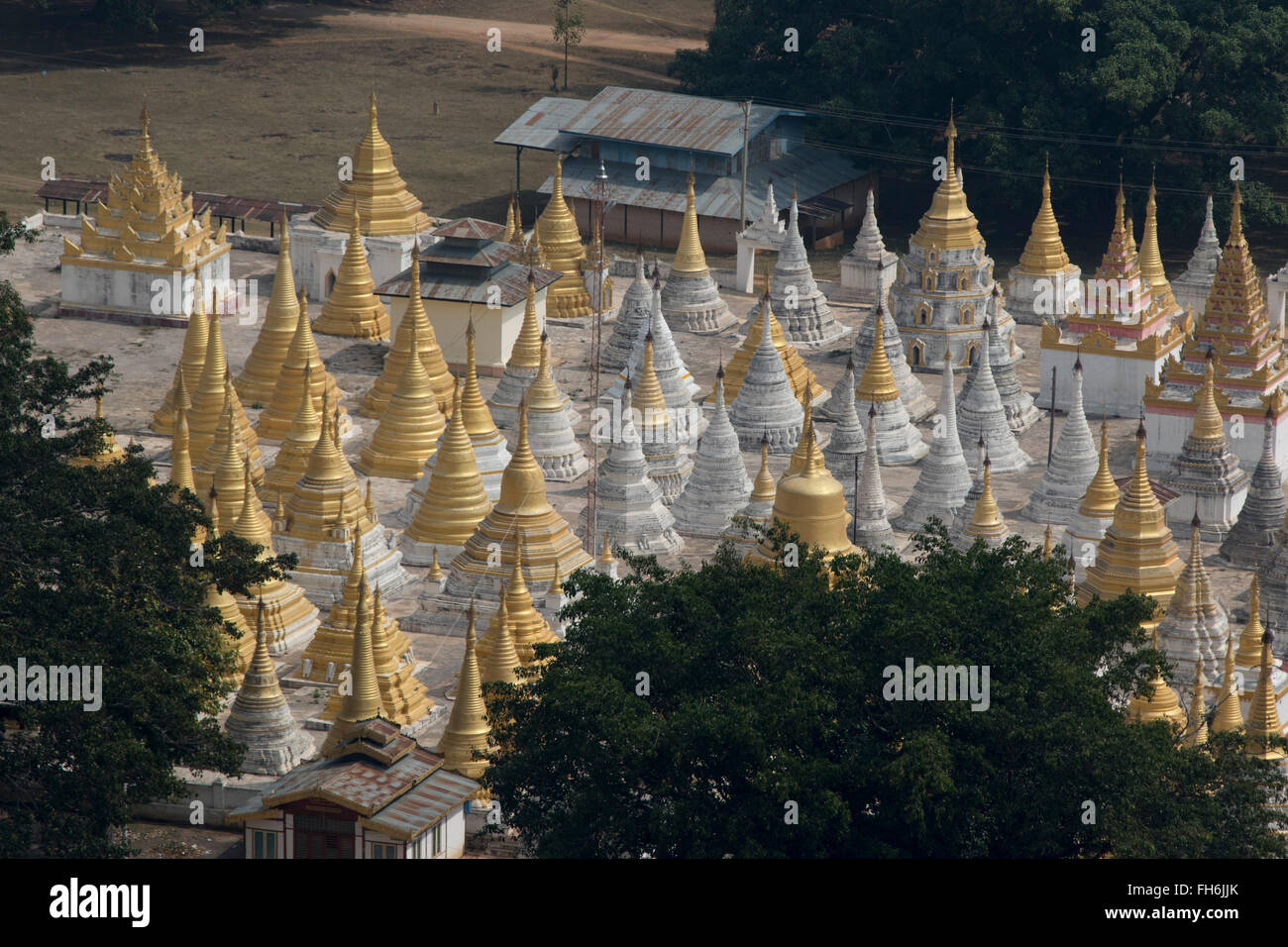 Shwe umin pagoda hi-res stock photography and images - Alamy