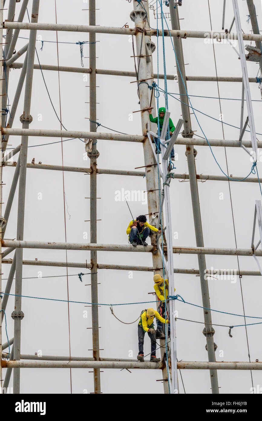New dome being constructed on Asia's largest shopping complex Mall of ...