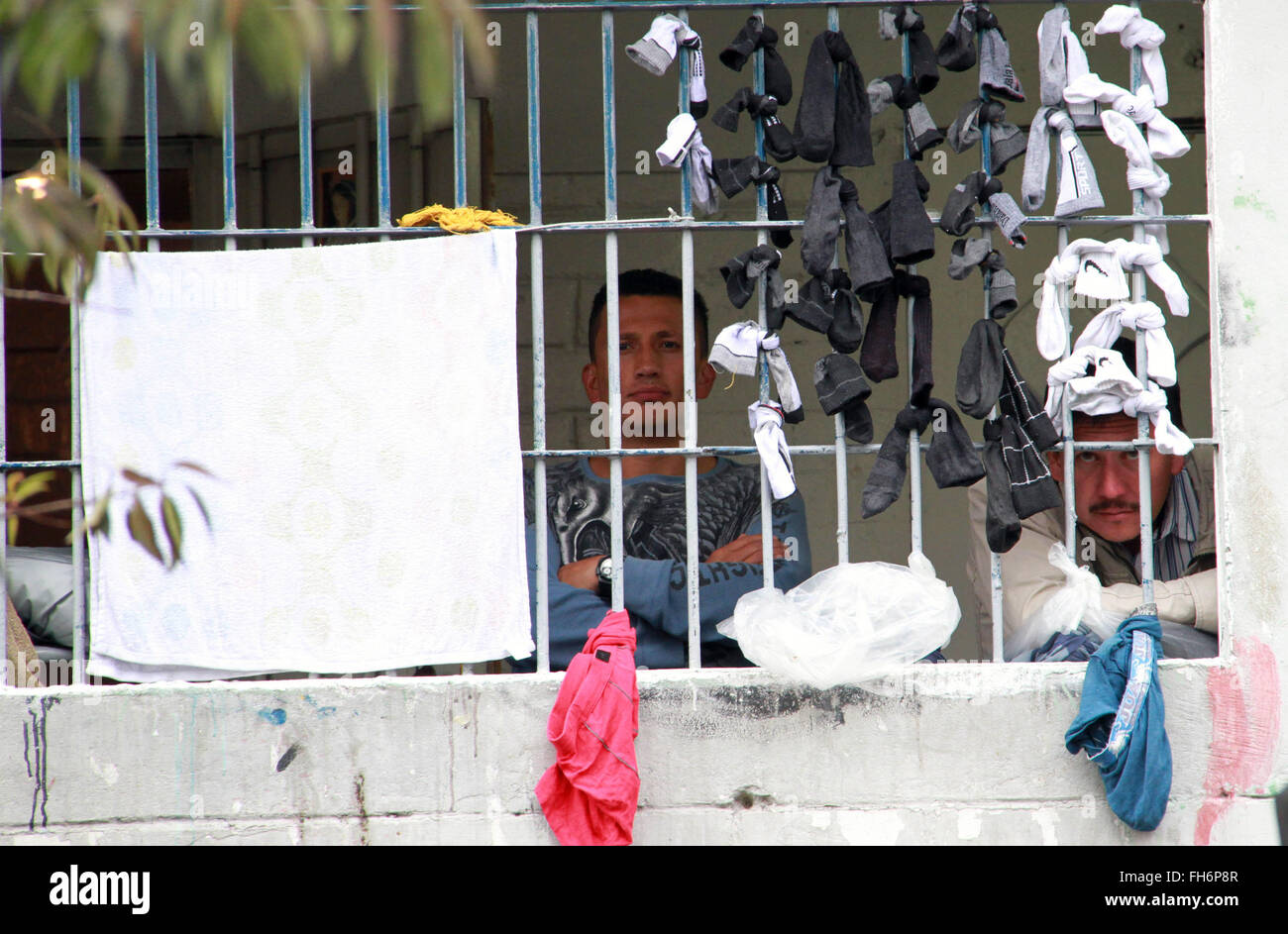 Bogotá, Colombia. 10th Aug, 2013. Prisoners into the La Modelo Prison ...