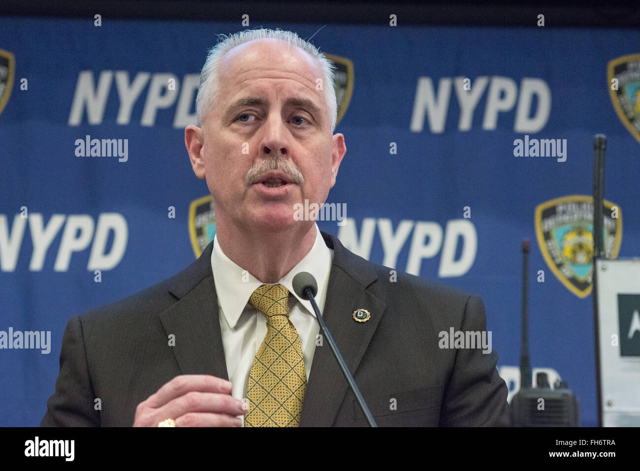 Deputy chief of detectives hi-res stock photography and images - Alamy