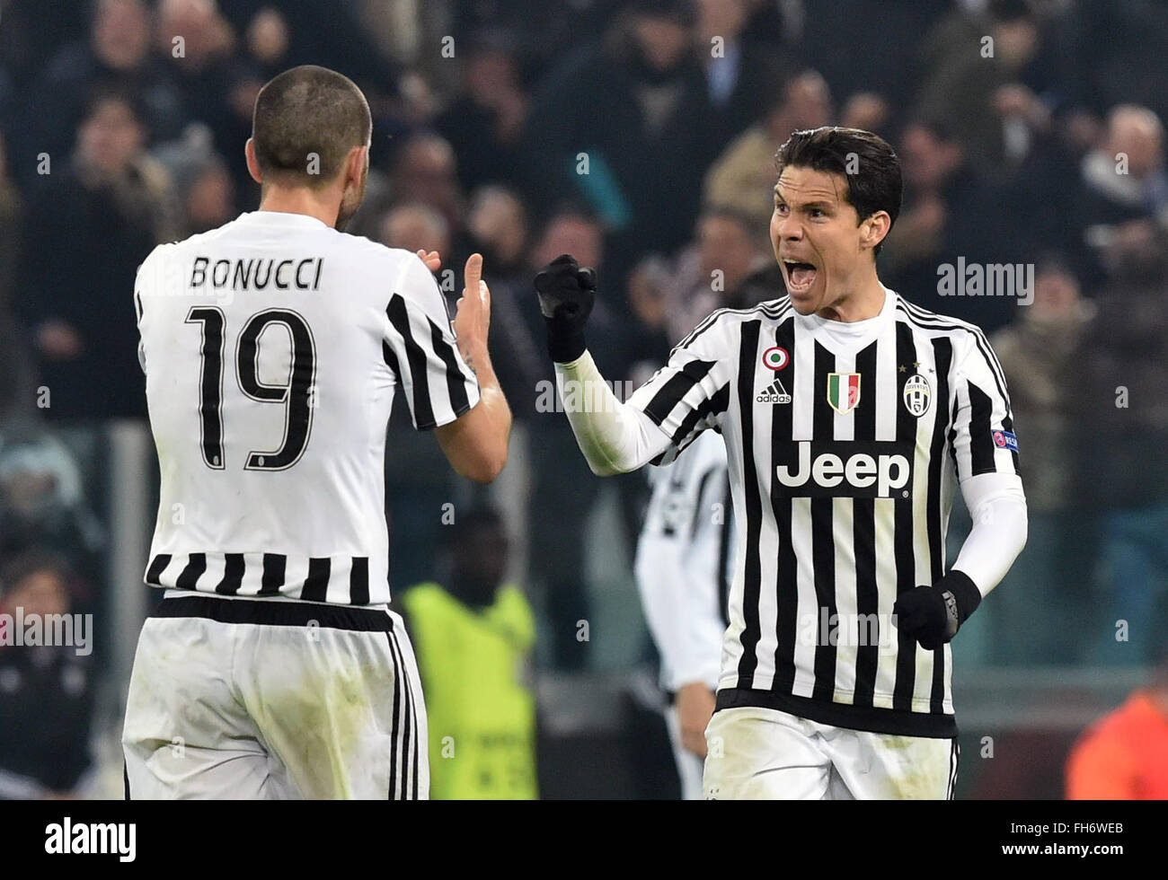 Juve's Leonardo Bonucci (L) celebrates with teammate Hernanes during ...