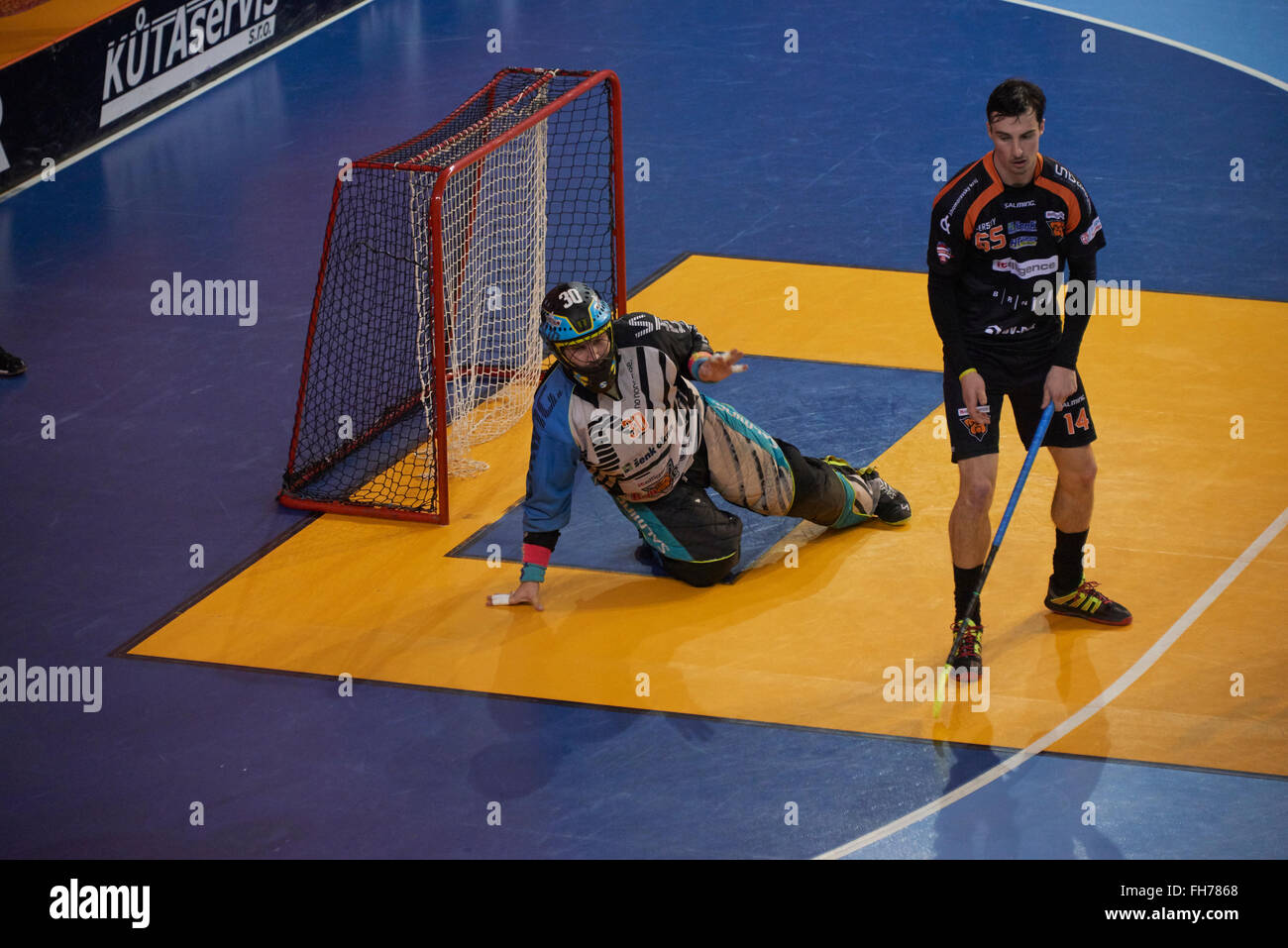 Floorball men match in the hall Stock Photo - Alamy