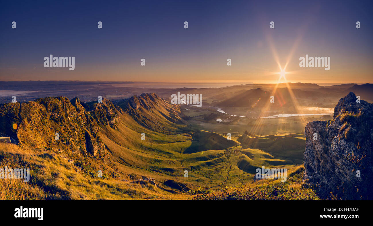 The view of Dawn from the Te Mata Peak at Napier, New Zealand Stock ...