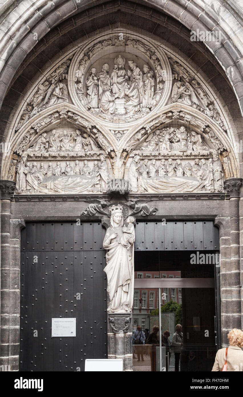 Our Lady of Mariastraat church Bruges Belgium Stock Photo - Alamy