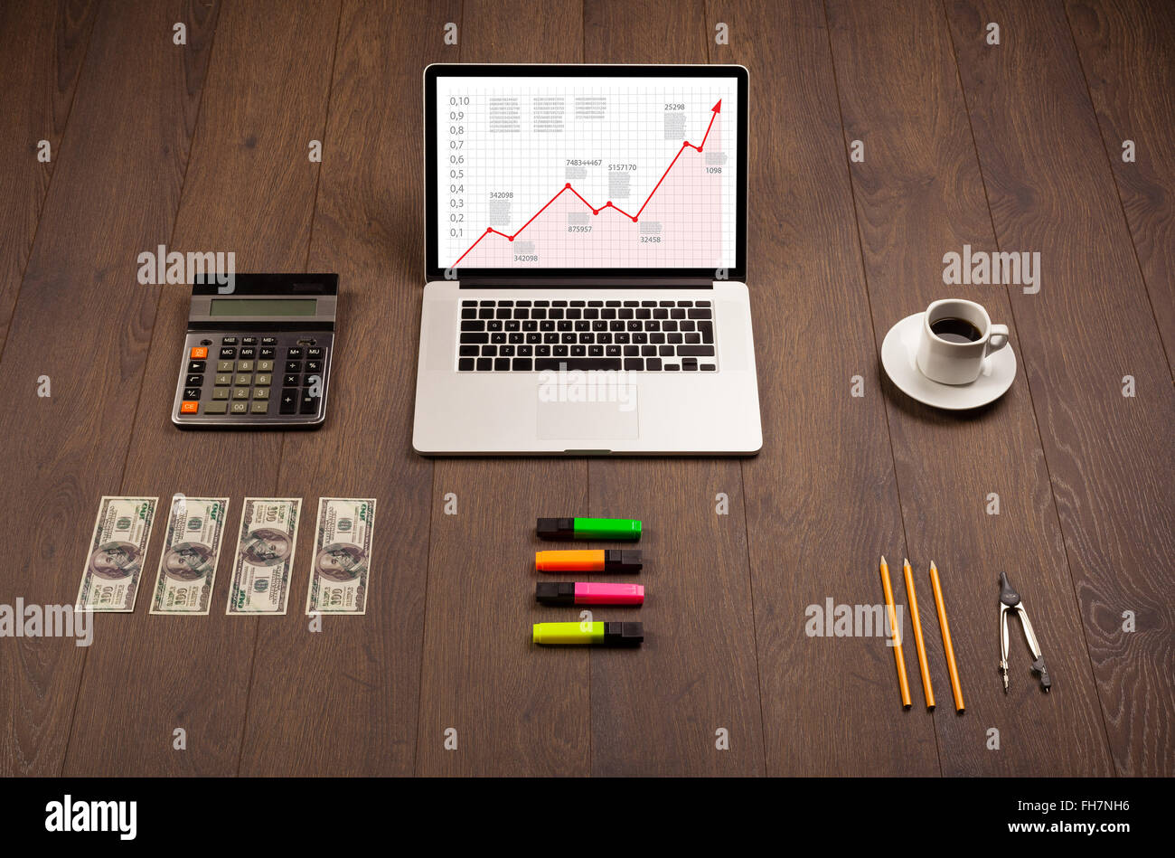 Businessman computer screen charts hi-res stock photography and images ...