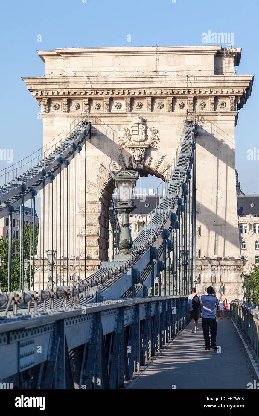 Tourist Budapest Chain Bridge Stock Photo - Alamy