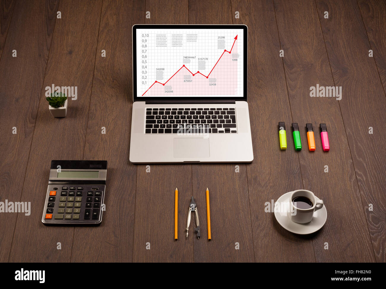 Businessman computer screen charts hi-res stock photography and images ...