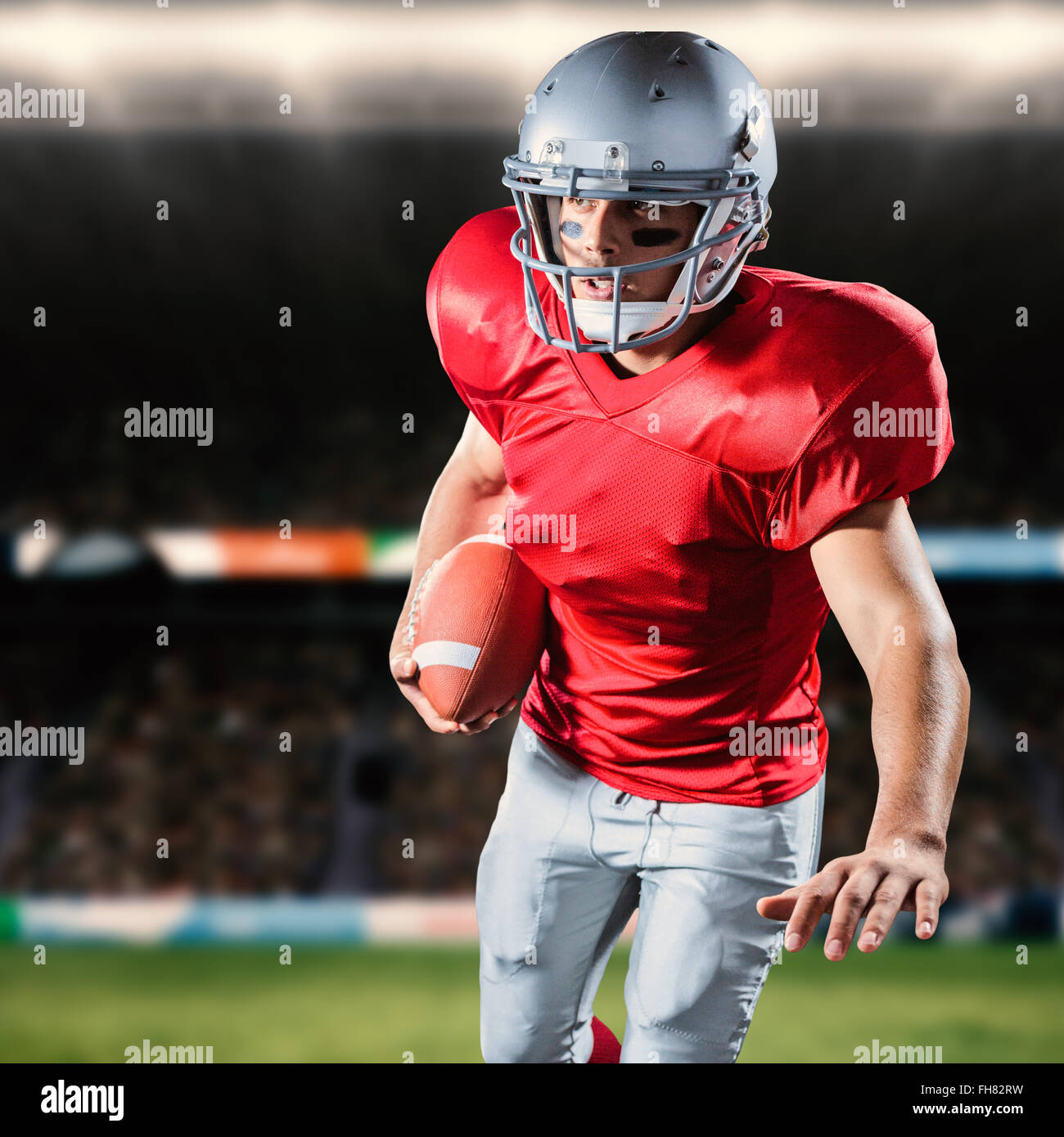 Crowd running away stadium hi-res stock photography and images - Alamy