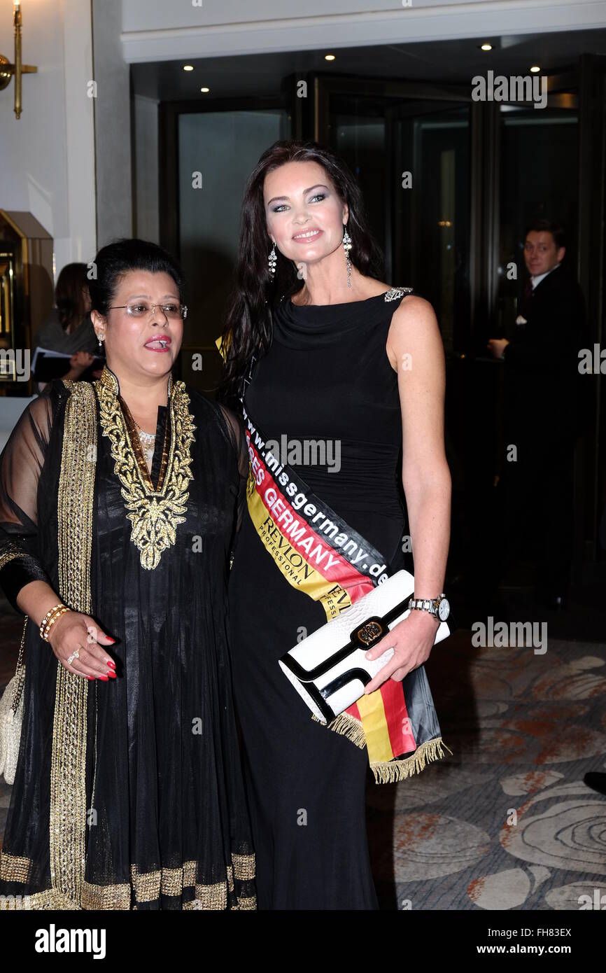 Presseball hi-res stock photography and images - Alamy