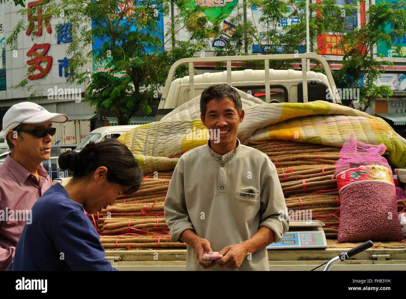 Asian Salesman High Resolution Stock Photography and Images - Alamy