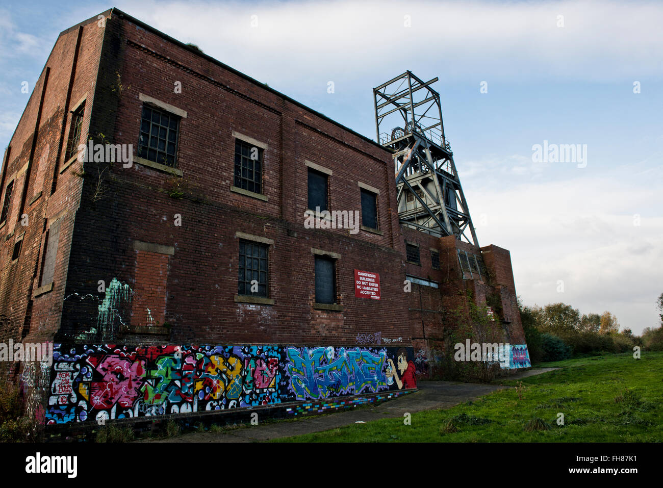 West yorkshire pit wheel hi-res stock photography and images - Alamy