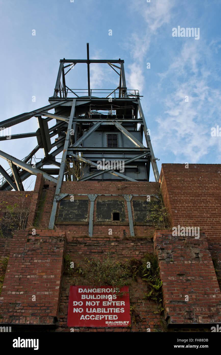West yorkshire pit wheel hi-res stock photography and images - Alamy