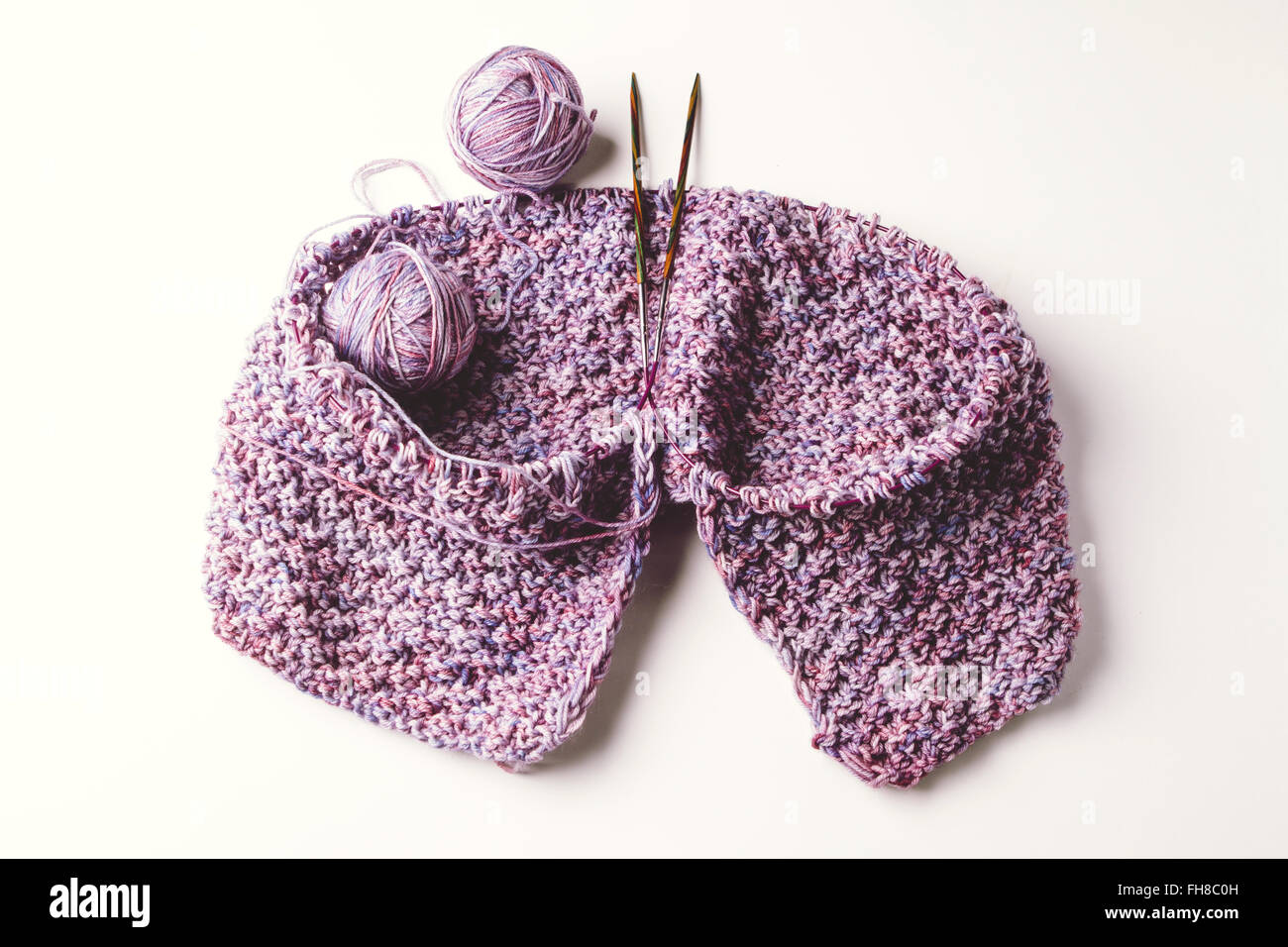 White plain knitting hi-res stock photography and images - Alamy