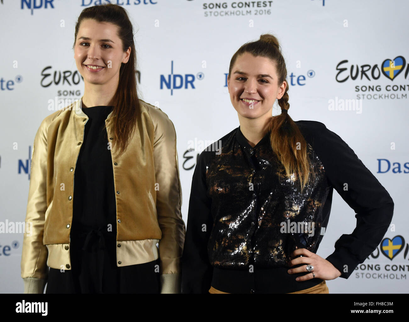 2016 sisters hi-res stock photography and images - Alamy