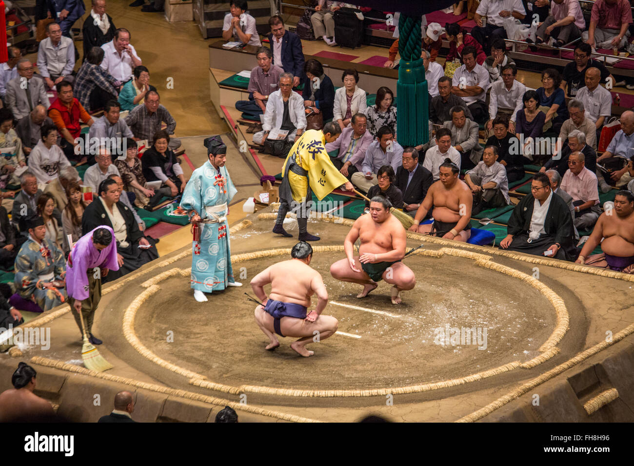 Sumo wrestlers tokyo hi-res stock photography and images - Alamy