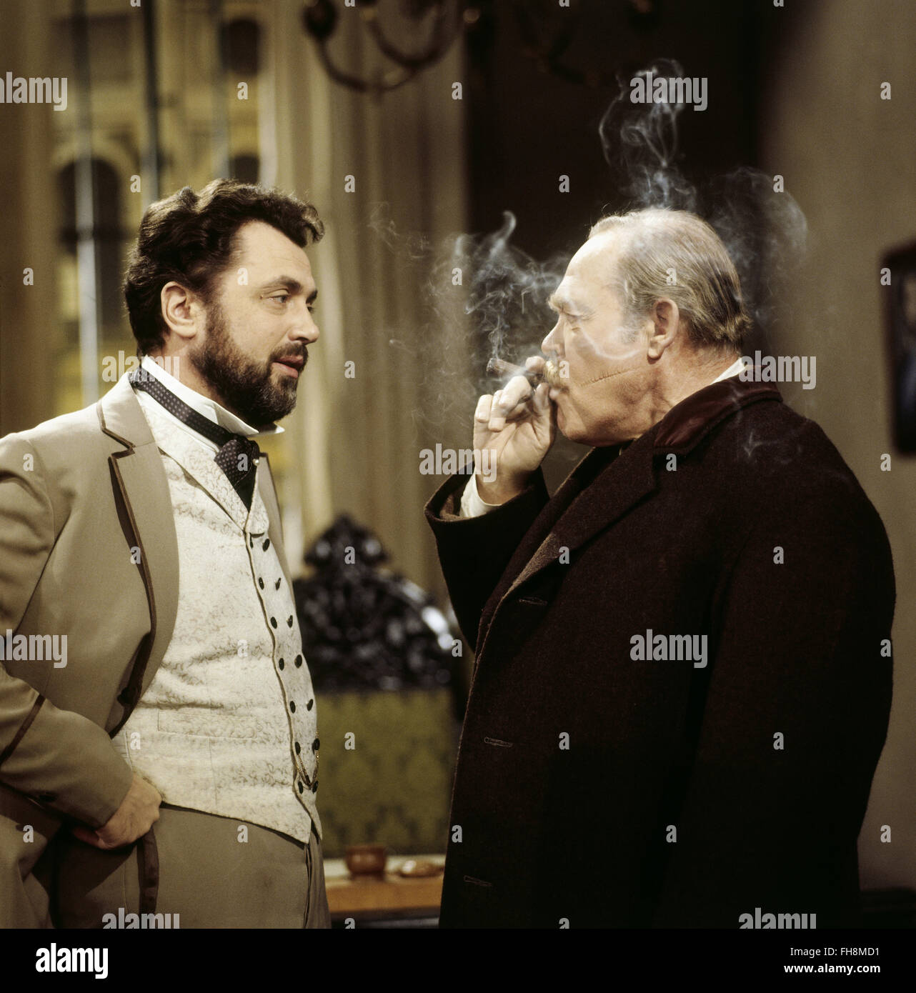 Comedy cigar smoking hi-res stock photography and images - Alamy