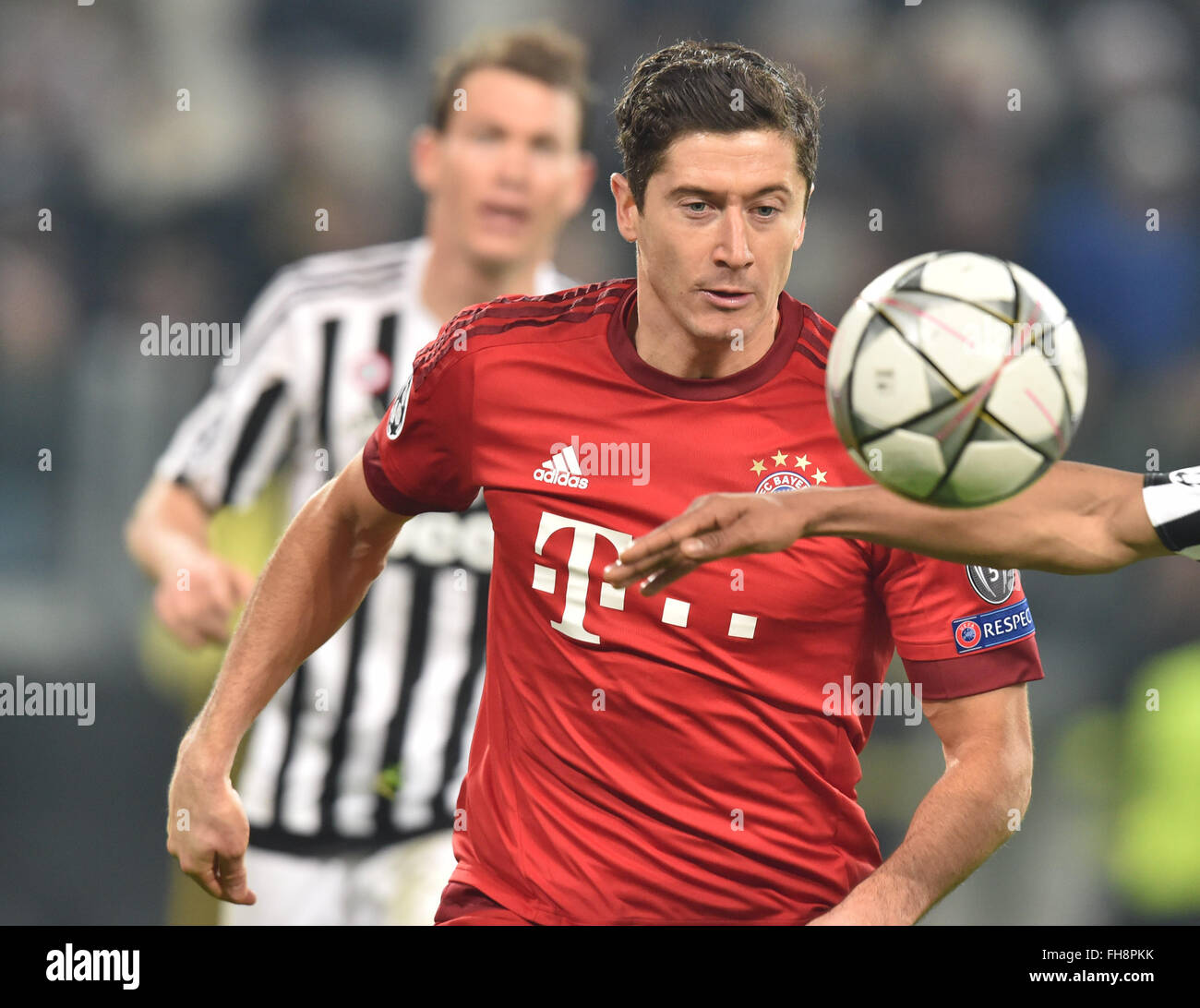 Munich's Robert Lewandowski during the UEFA Champions League round of ...