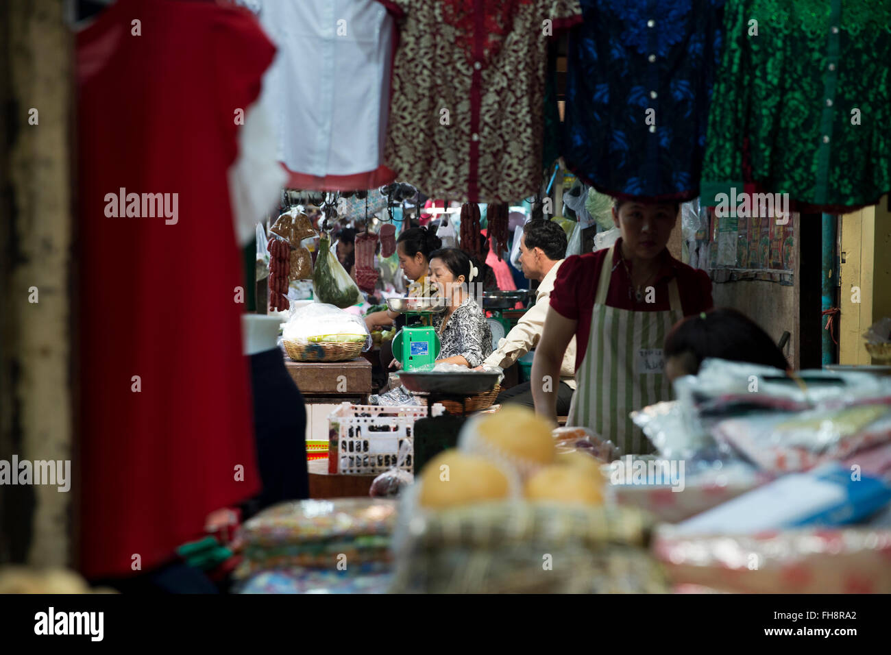 Russian market hall in Phnom Penh, Cambodia Stock Photo - Alamy