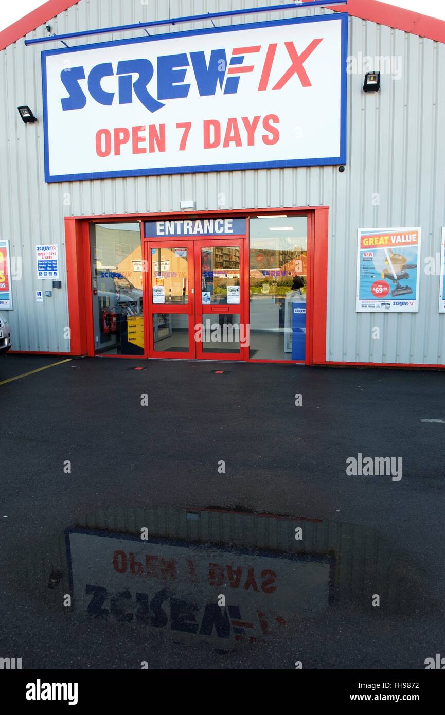 Screwfix Store High Resolution Stock Photography and Images - Alamy