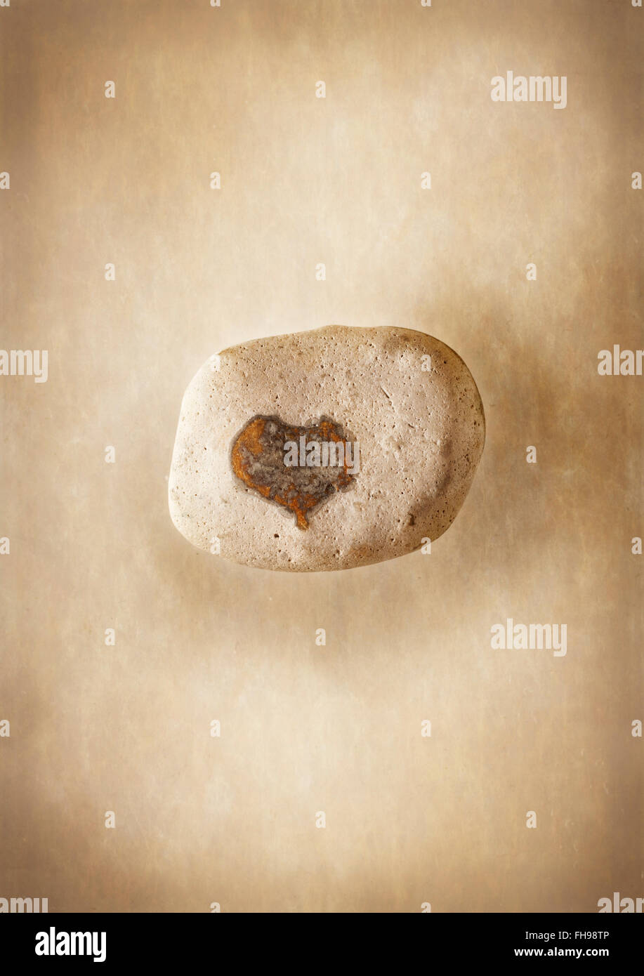 Pebble love heart hi-res stock photography and images - Alamy