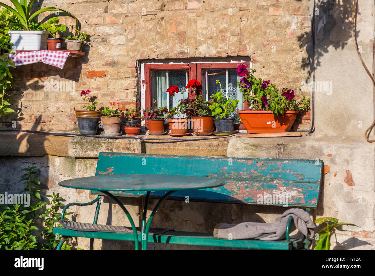 Vintage Front Yard Stock Photo - Alamy
