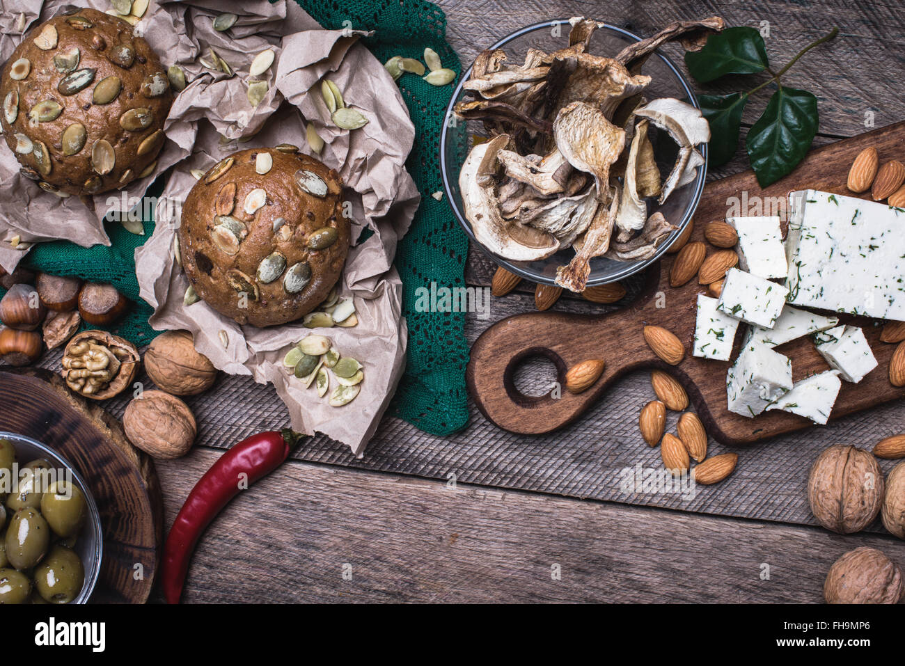Olives nuts sheep cheese hi-res stock photography and images - Alamy