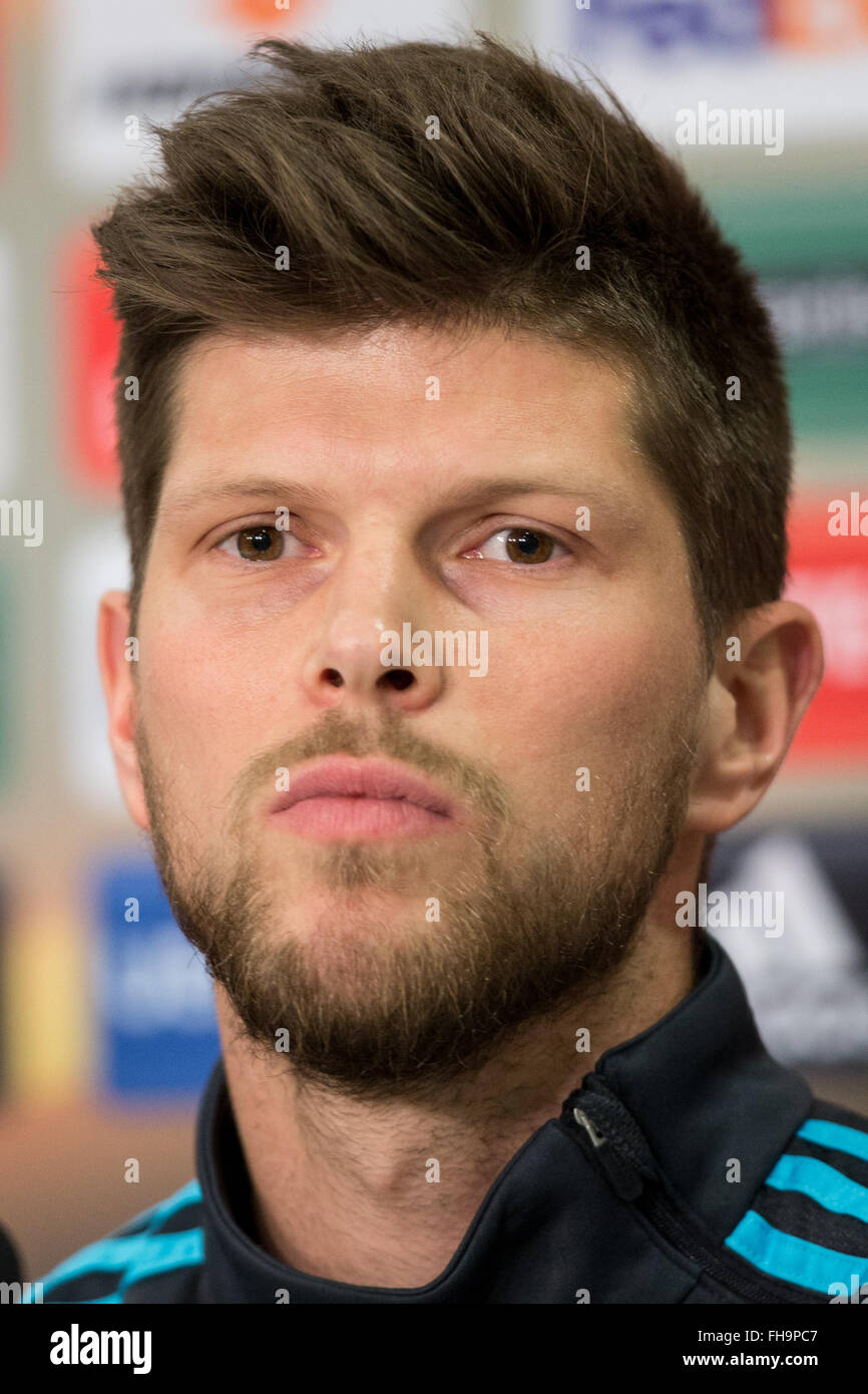 Klaas jan huntelaar 2016 hi-res stock photography and images - Alamy