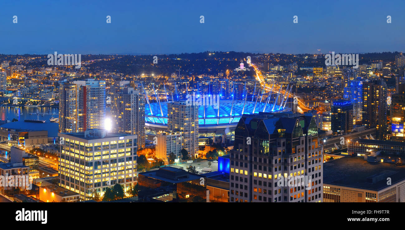 Vancouver rooftop view with urban architectures at dusk Stock Photo - Alamy