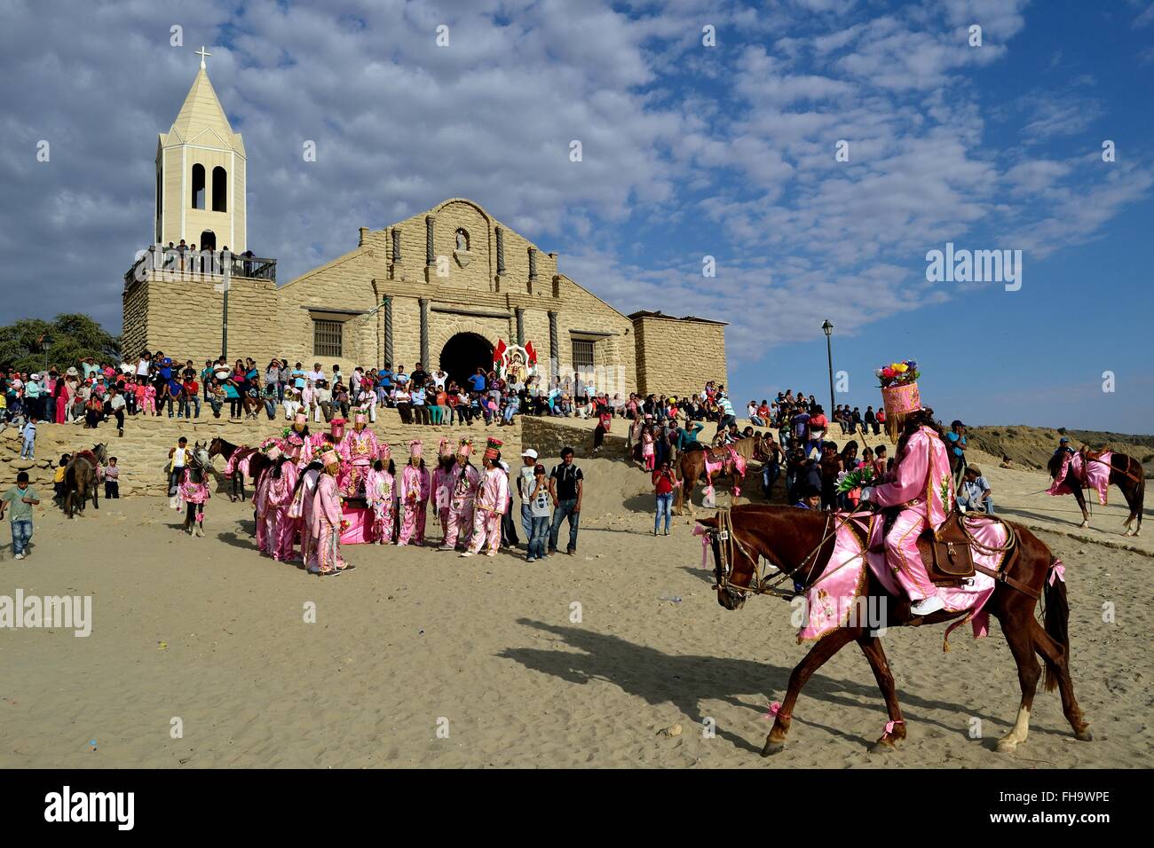 Moros y Cristianos - Fiestas de La Virgen de las Mercedes - San Lucas ...