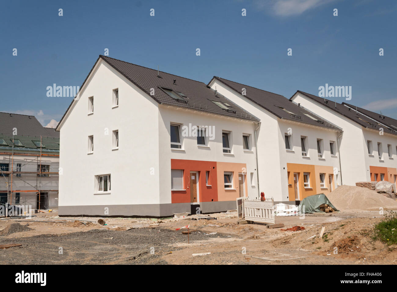 New row houses Stock Photo - Alamy