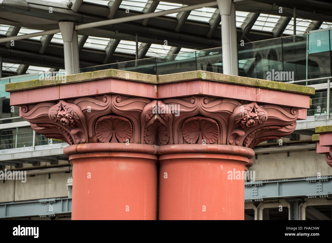 Bridge with round columns hi-res stock photography and images - Alamy
