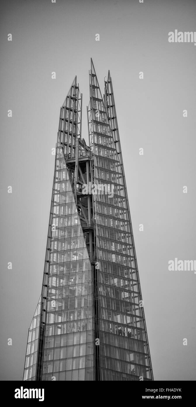 Facade of the shard Black and White Stock Photos & Images - Alamy