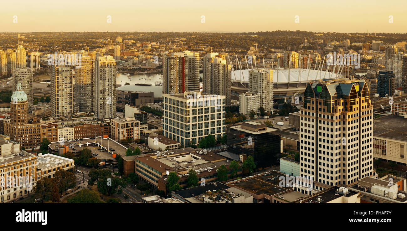 Vancouver rooftop view with urban architectures at sunset Stock Photo ...