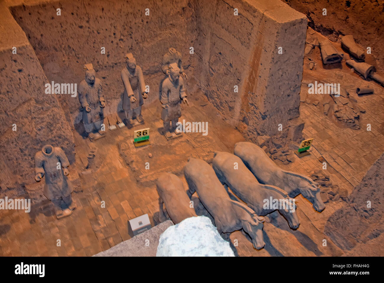 Chinese terra cotta soldiers hi-res stock photography and images - Alamy