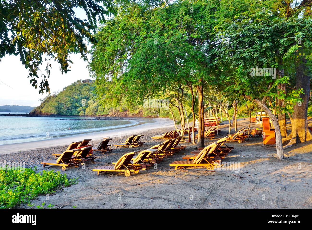 Sunrise over the Playa Blanca beach in Peninsula Papagayo in Guanacaste ...