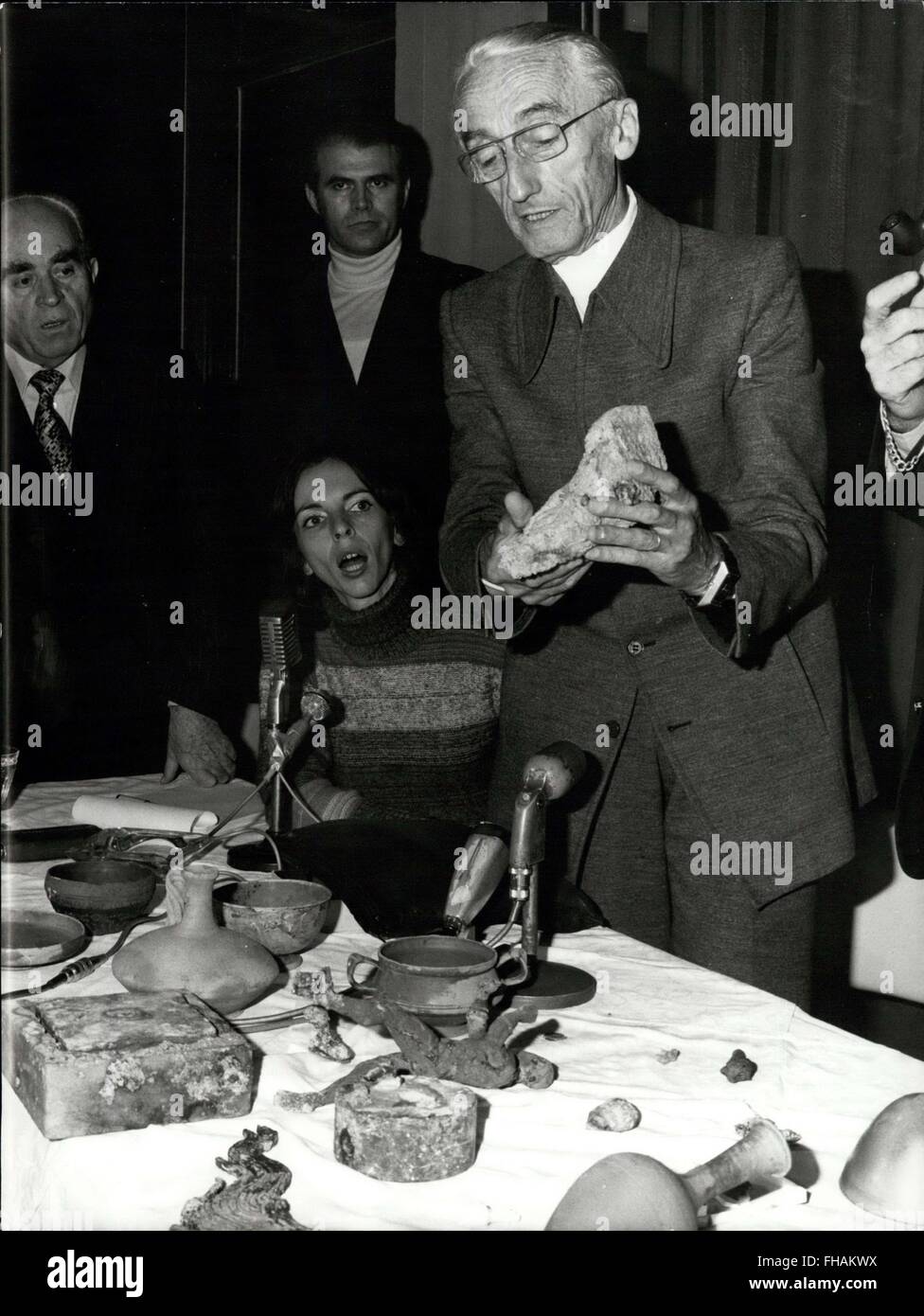 Explorer jacques cousteau hi-res stock photography and images - Alamy