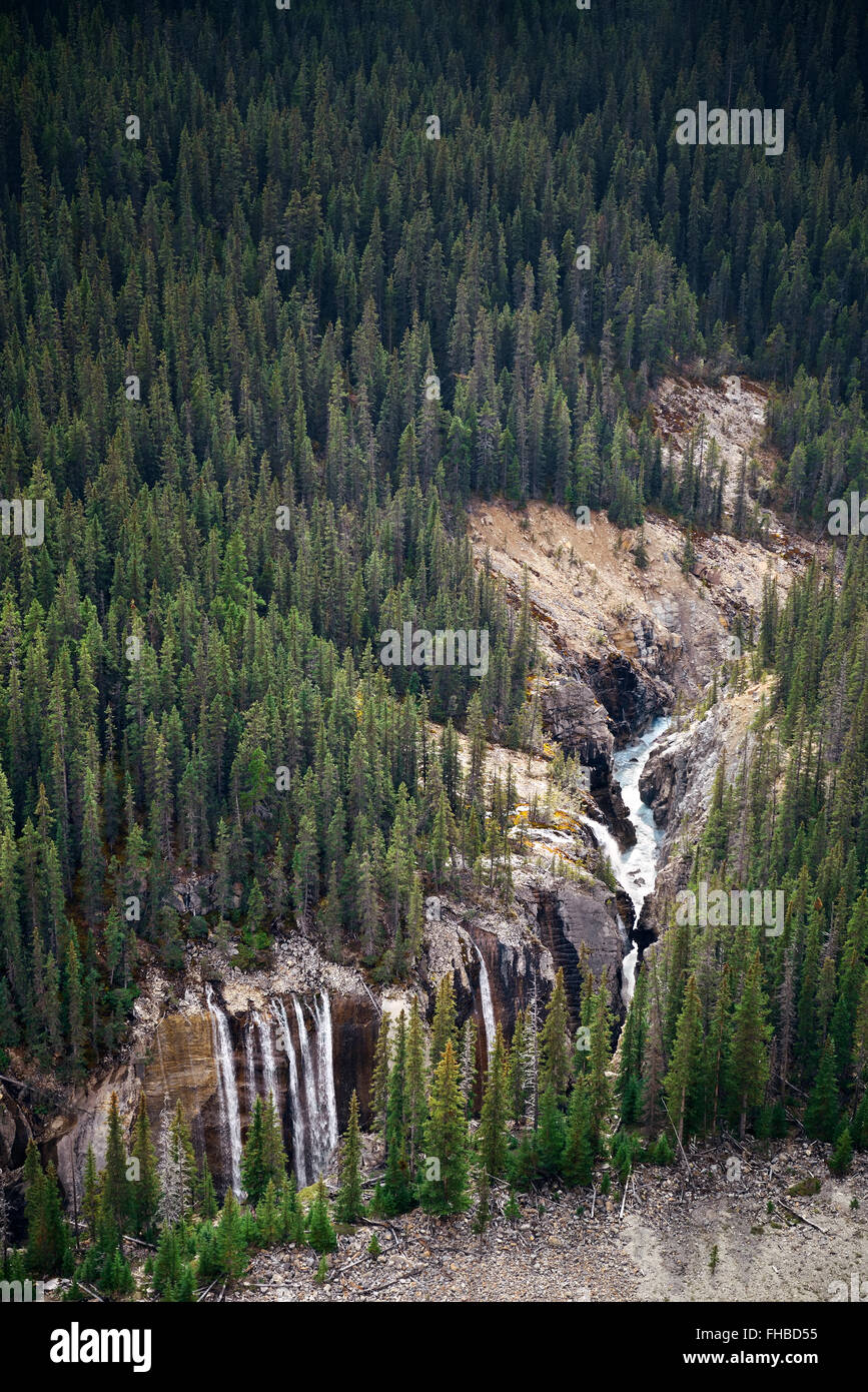 Waterfall banff national park hi-res stock photography and images - Alamy