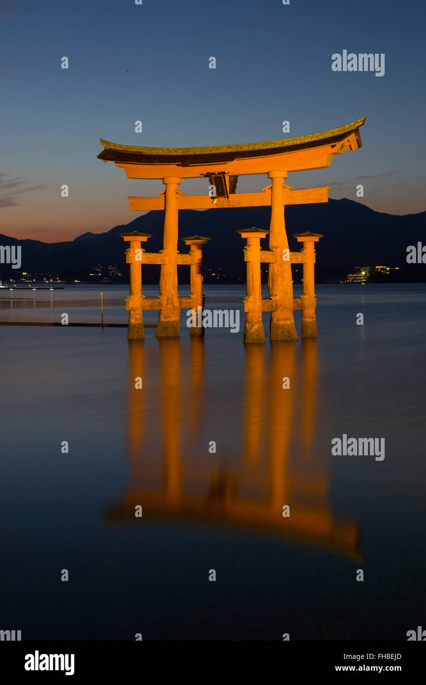 Miyajima Japan Itsukushima Shrine great red torii Stock Photo - Alamy