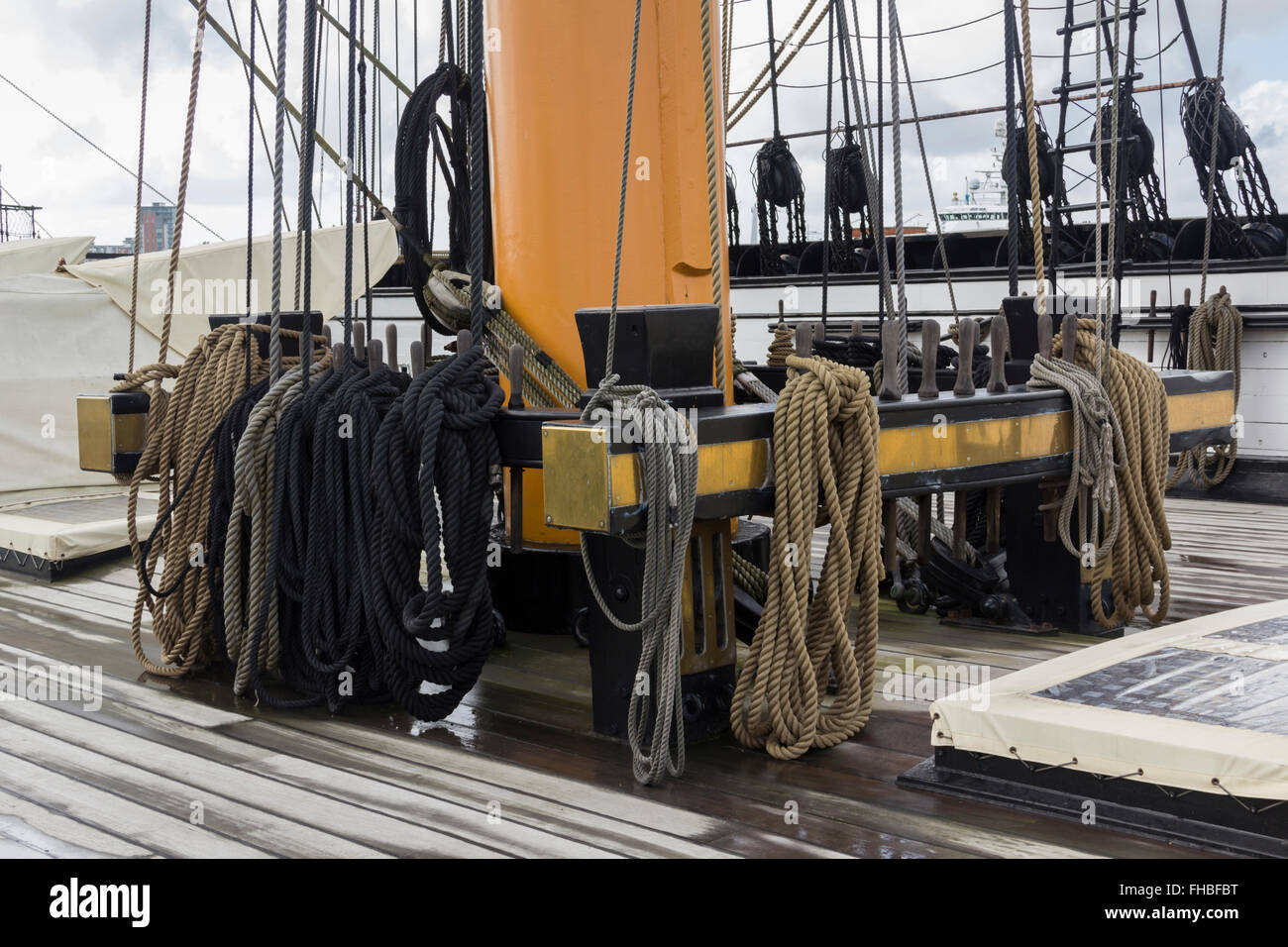 Running rigging hi-res stock photography and images - Alamy