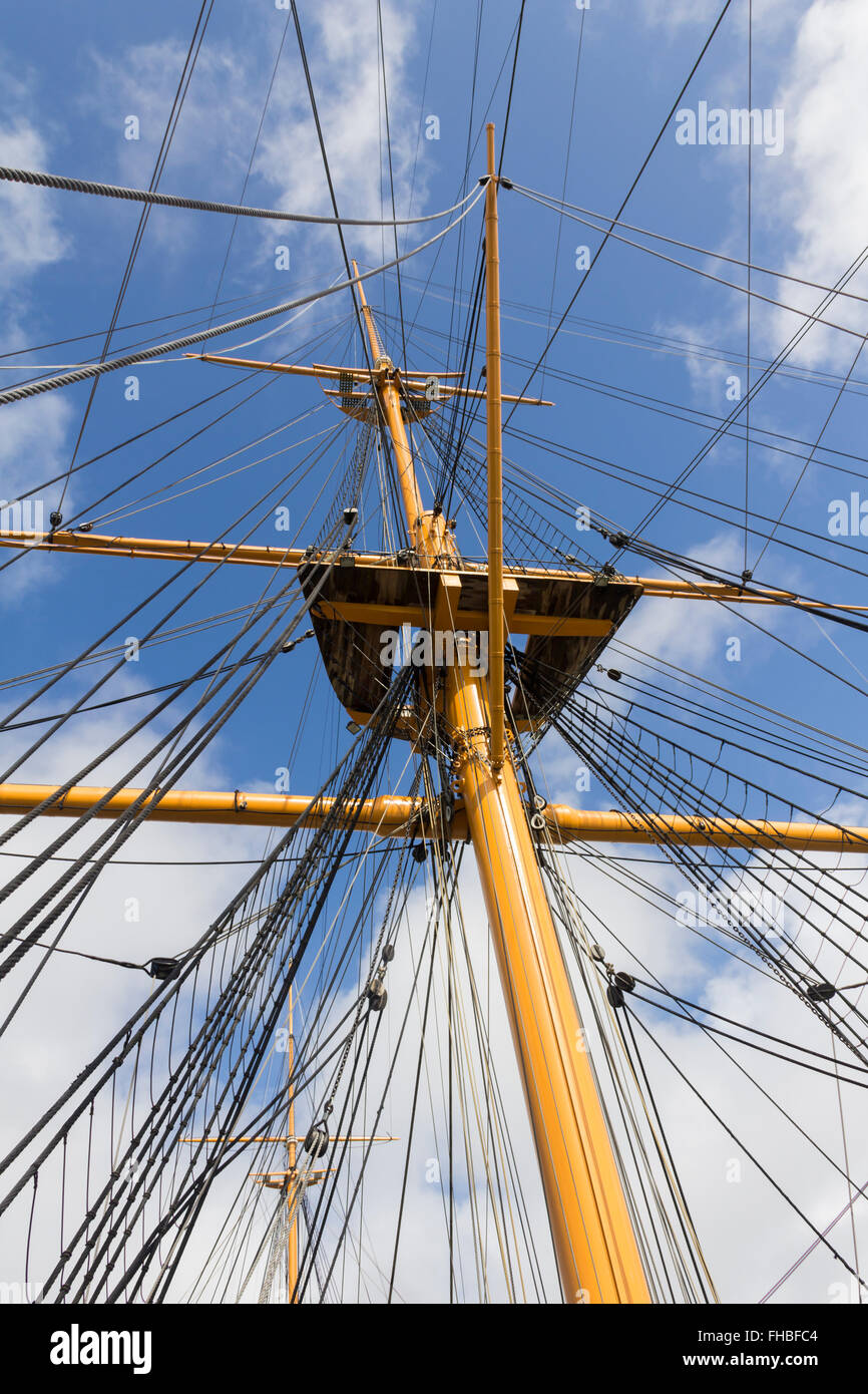 Main mast rigging sailing ship hi-res stock photography and images - Alamy