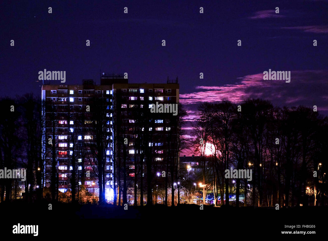 Moon Rise over the town of Luton viewed from Leagrave Park. Luton ...