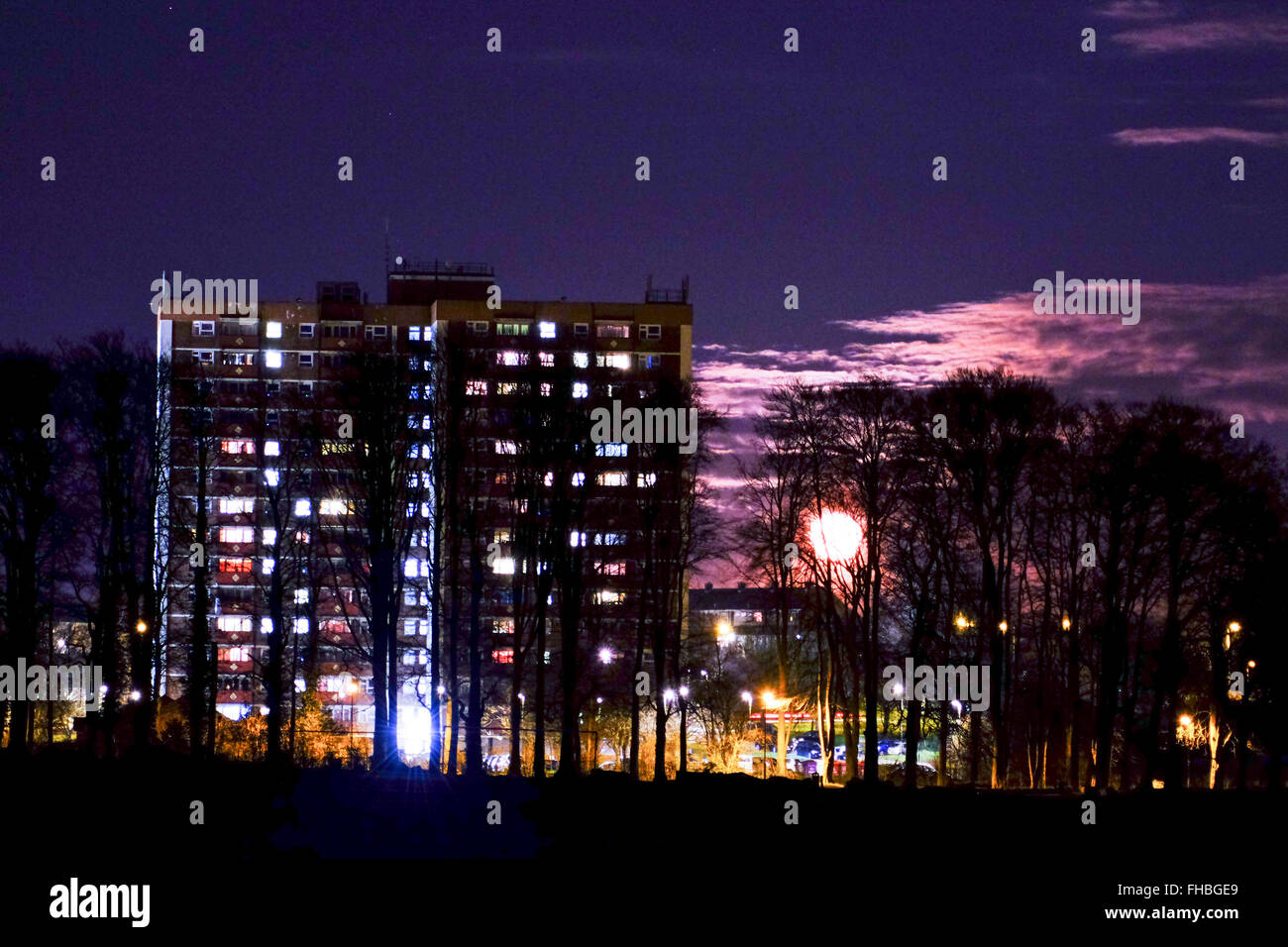 Moon Rise over the town of Luton viewed from Leagrave Park. Luton ...